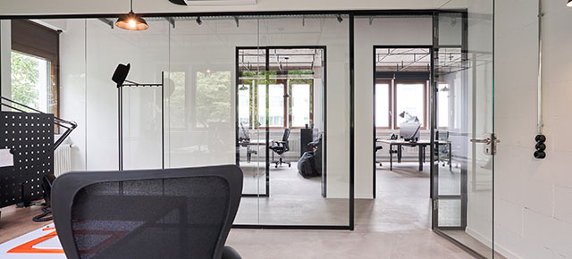 Kontakt | perspicuum